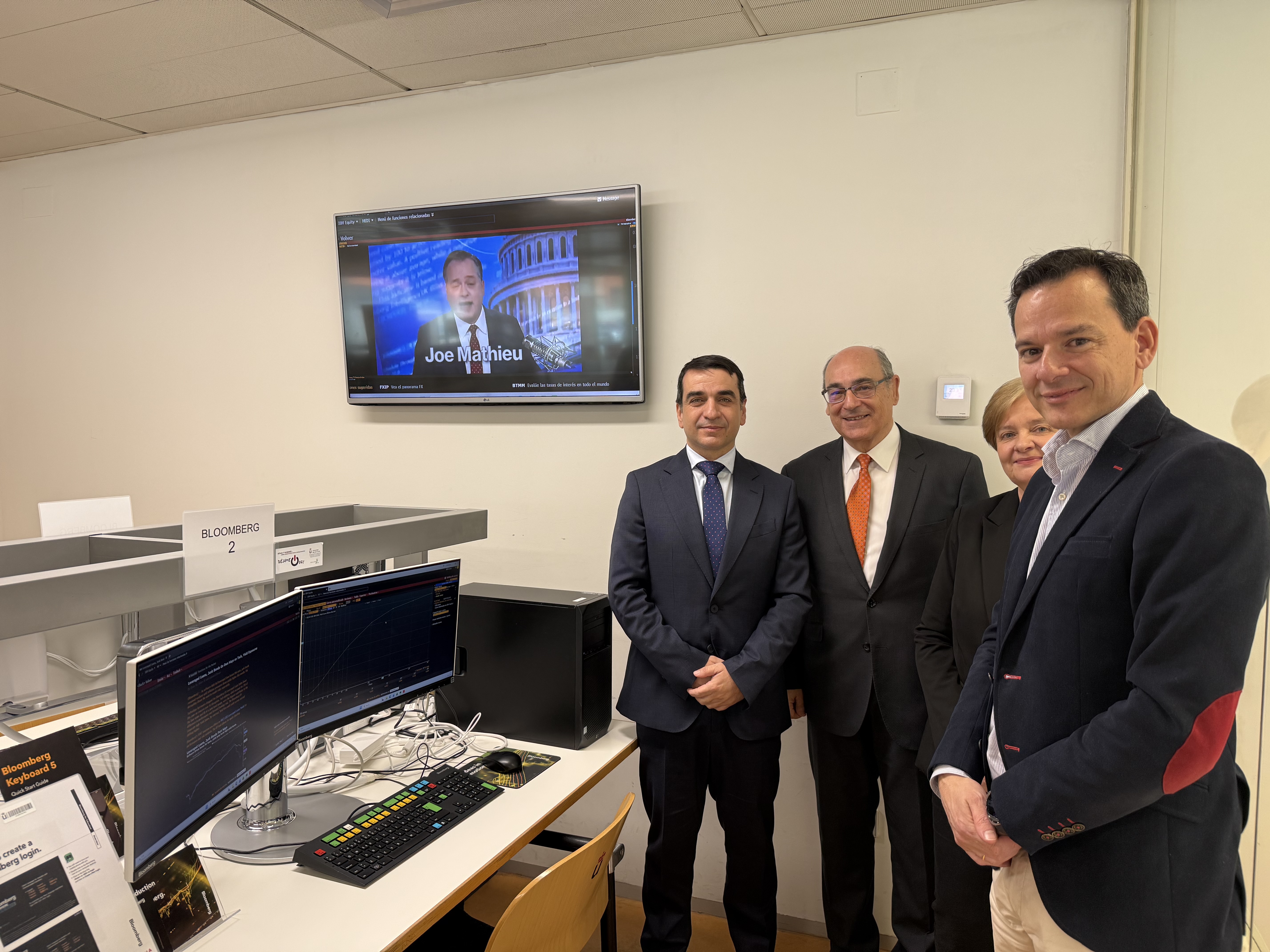 Inaugurado el Bloomberg Lab en el campus de Madrid - Universidad Rey ...